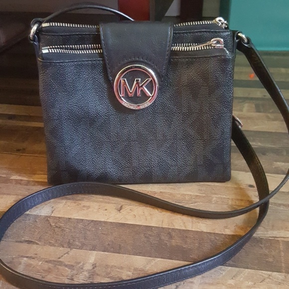 Michael Kors | Bags | Michael Kors Monogram Crossbody | Poshmark